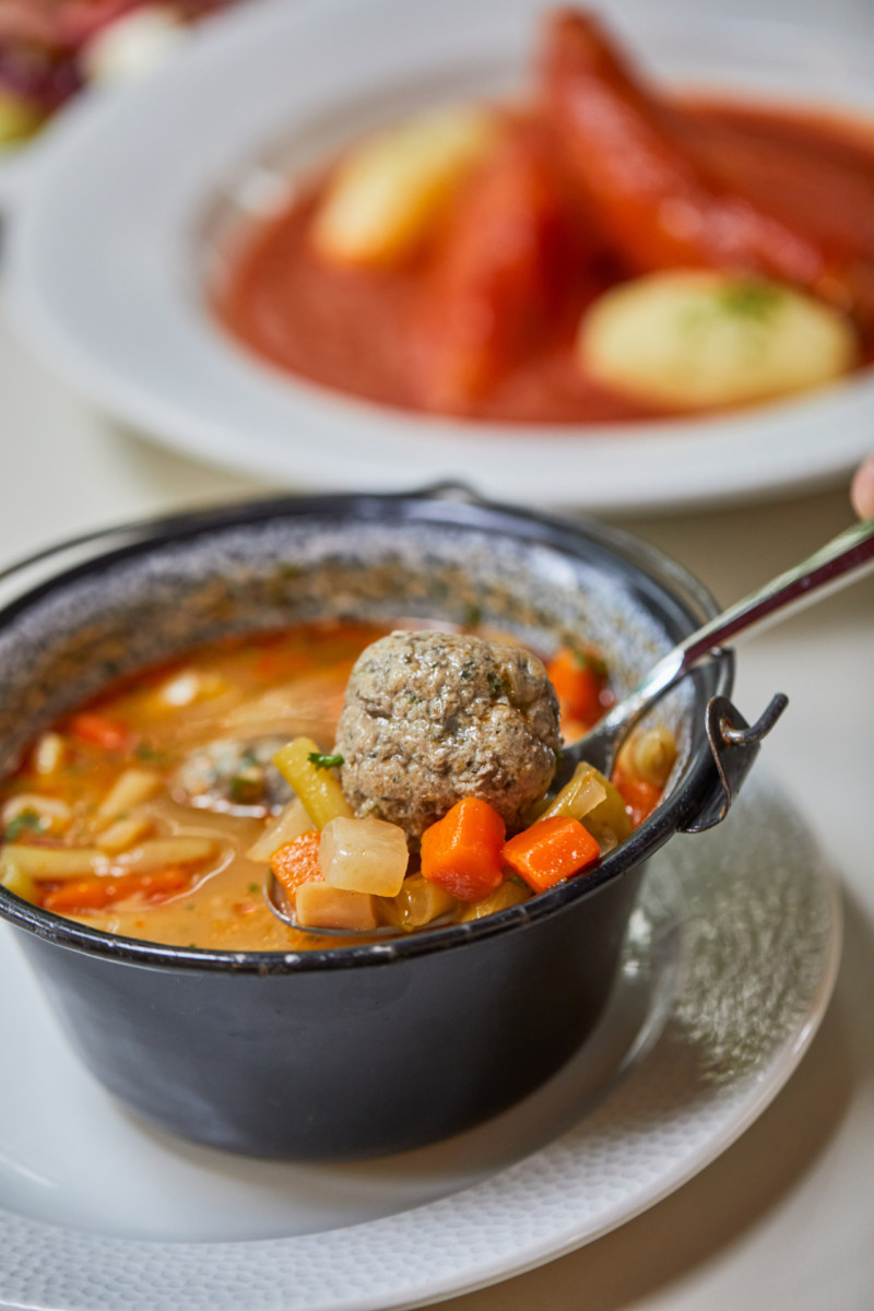 Menza Étterem és Kávéház